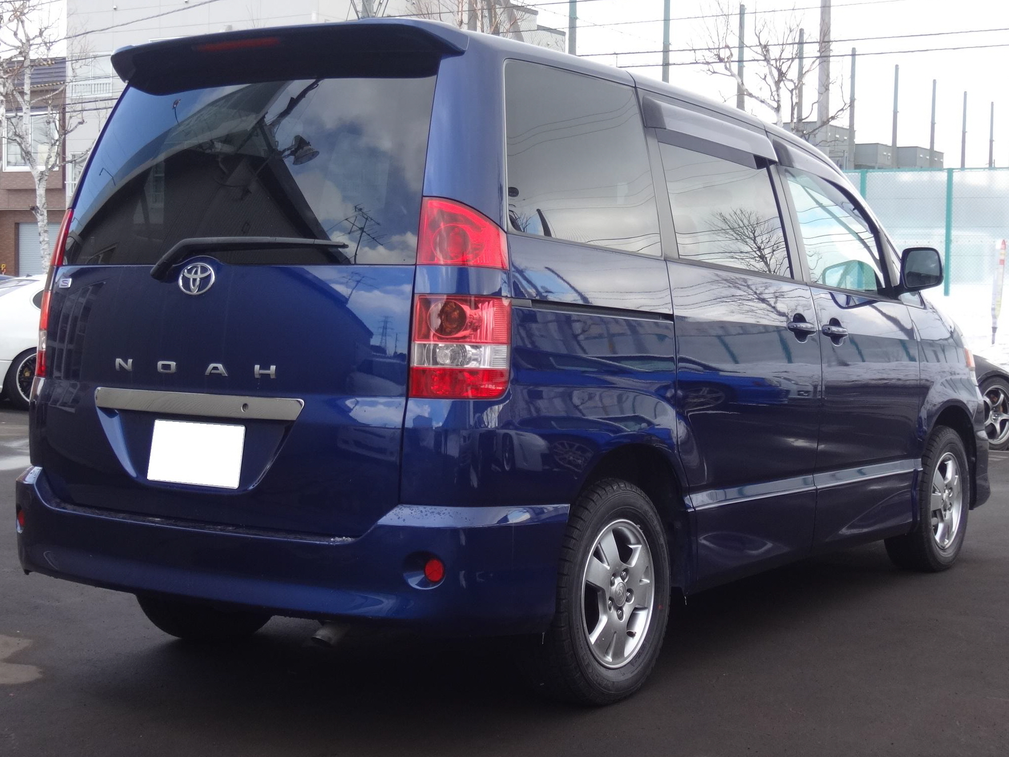 【トヨタ ノア NOAH AZR65G】 入庫！ | 中古車・スポーツカーのイサイズ